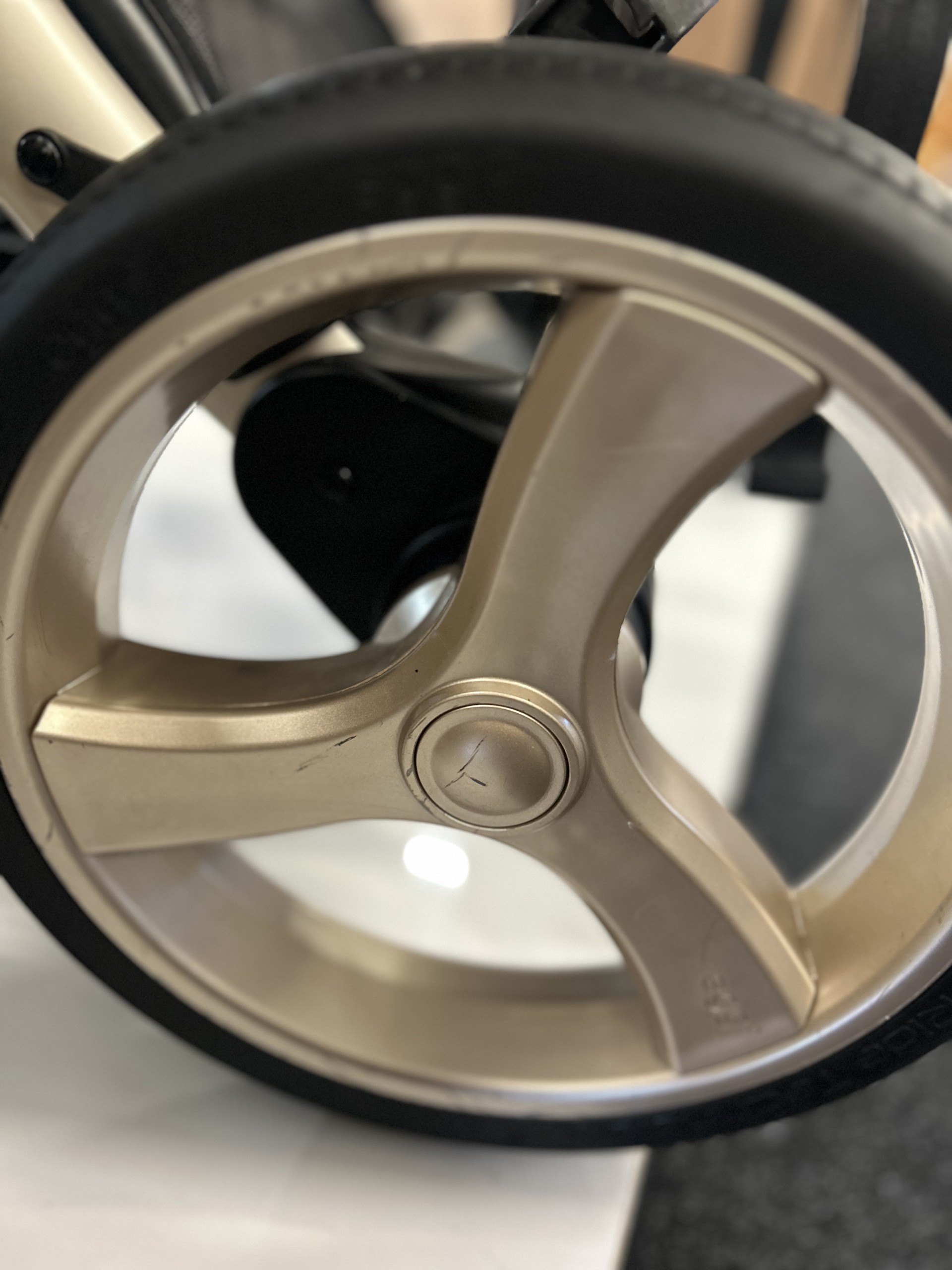 Pre Loved egg2 Feather Bundle